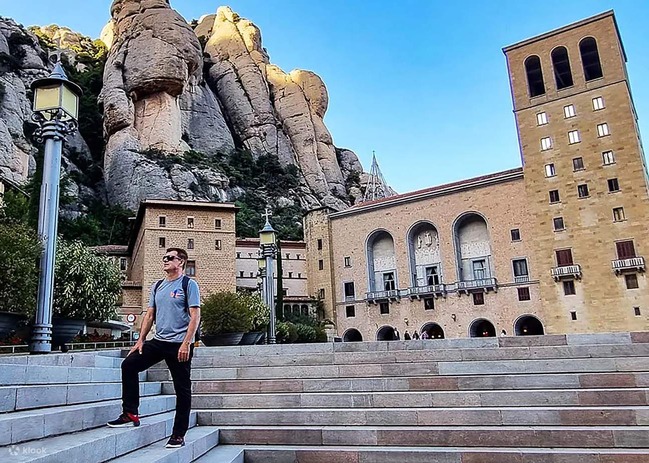 Lawatan Sehari Montserrat dari Barcelona dengan Kereta Api Cogwheel - Klook Amerika Syarikat