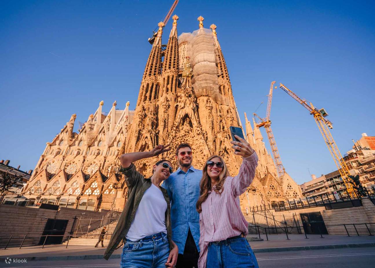 A Must-See in Barcelona: The History and Art of Sagrada Familia - Klook Philippines