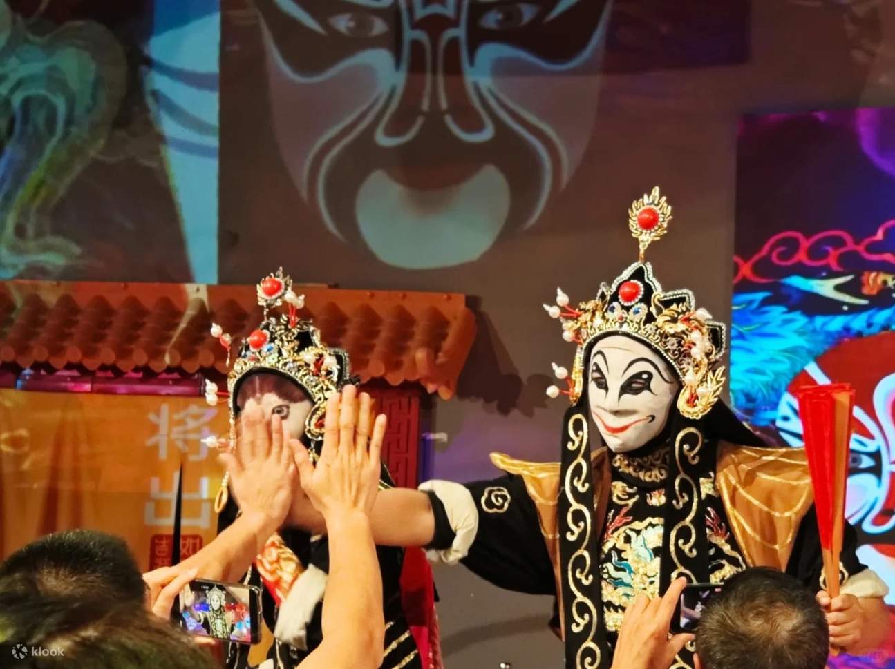 Chongqing Bafeng Yuyun Traditional Performance Drama (Erhu Instrument ...