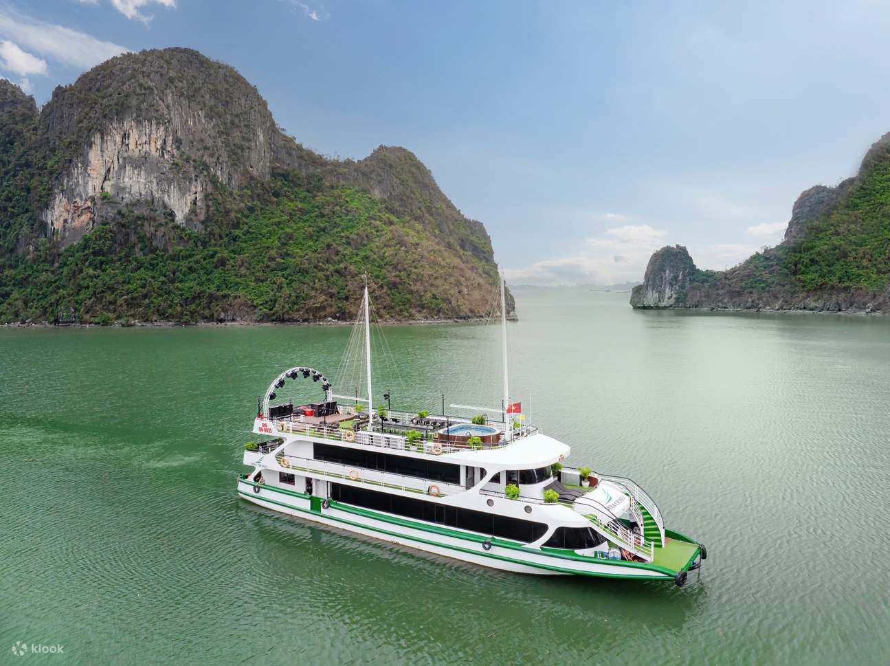 Explore Ha Long Bay Day Cruise Trip by 5-Star Vera Cruises - Klook India