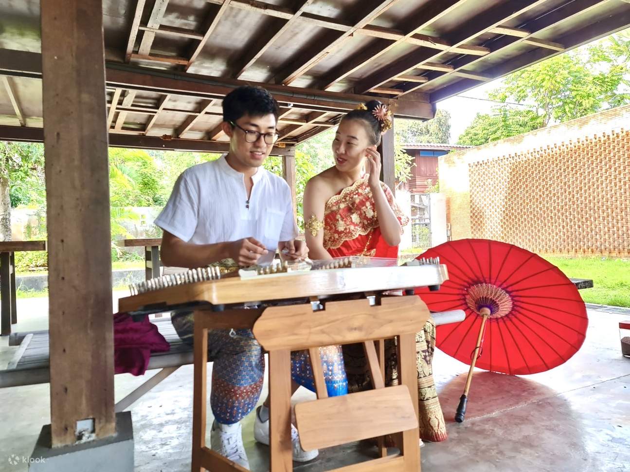 Bergabunglah Dalam Seni Ukir Buah Dan Sayur Oleh Pengrajin Lokal di ...