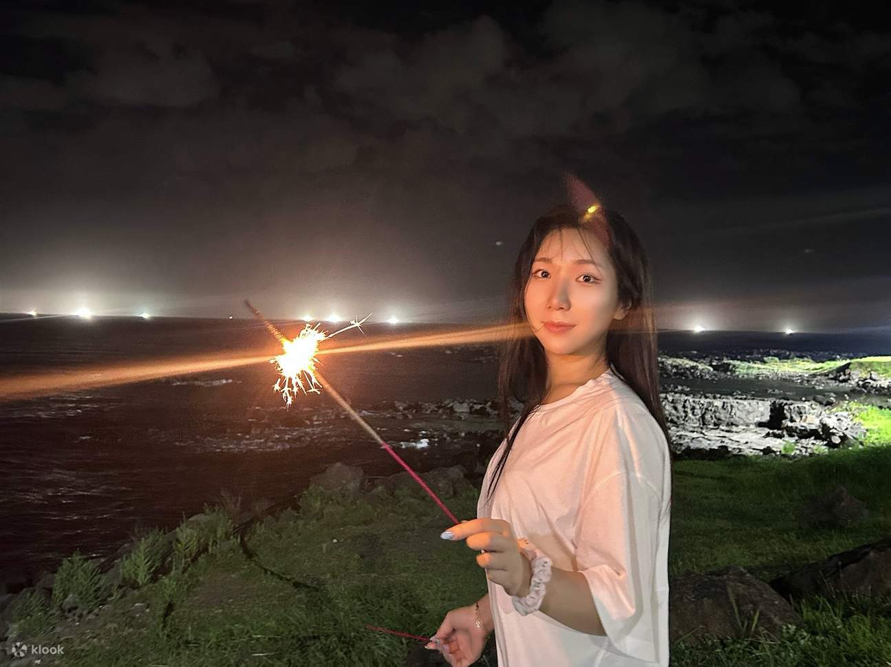 Seoul Photo Walk with a Local Friend: Trendy Photoshoot Experience ...