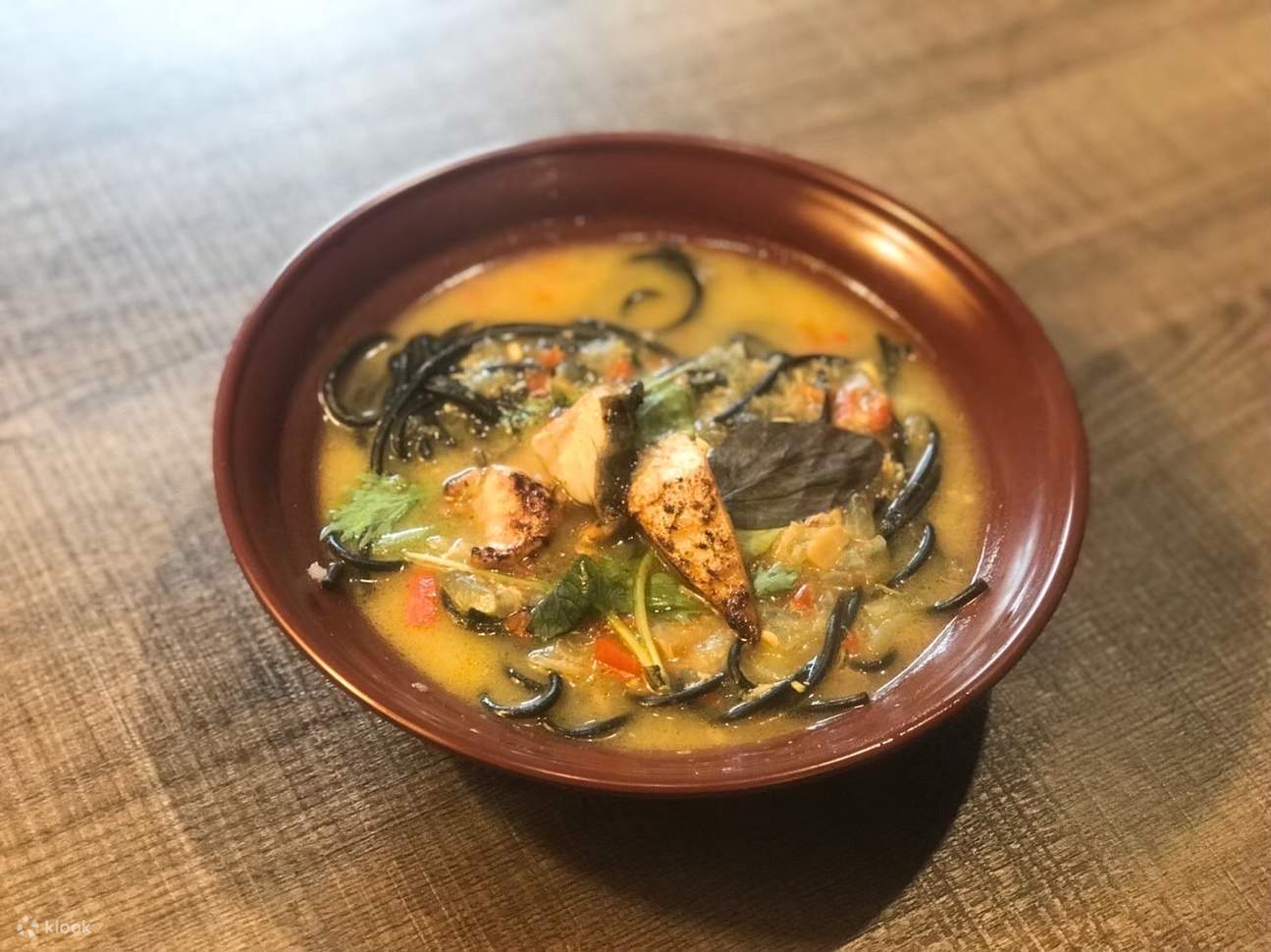 Yilan: Tiket Pemandian Hutan Taman Sumber Air Panas Jiaoxi/Pengalaman Kimono dan Yukata/Mie ...