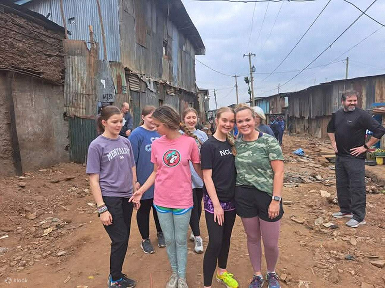 Nairobi: Tour por el barrio pobre de Kibera con emprendedores sociales ...