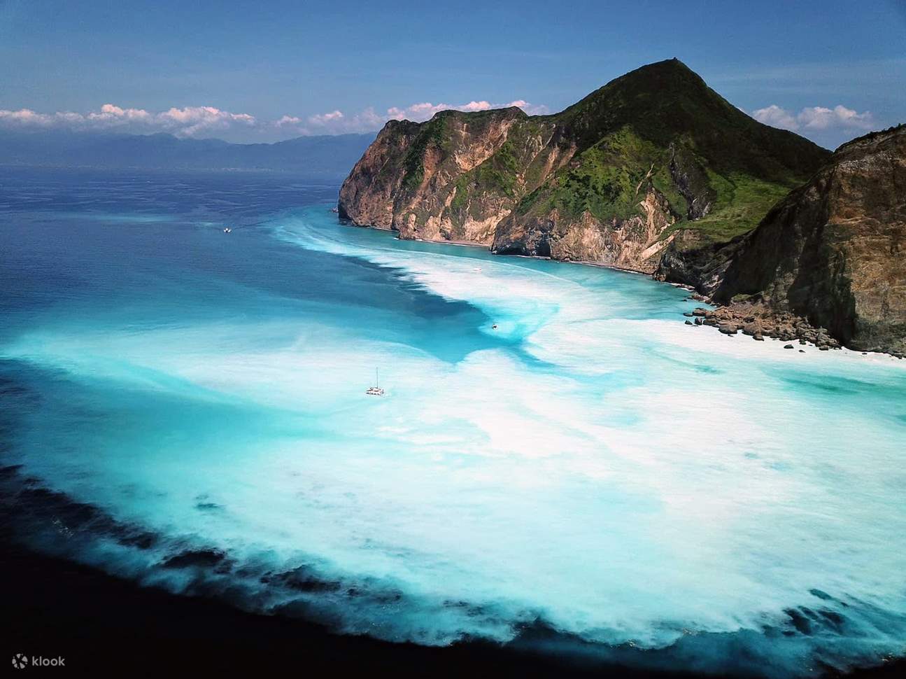 Yilan: Guishan Island Milk Sea Yacht + SUP Experience - Klook