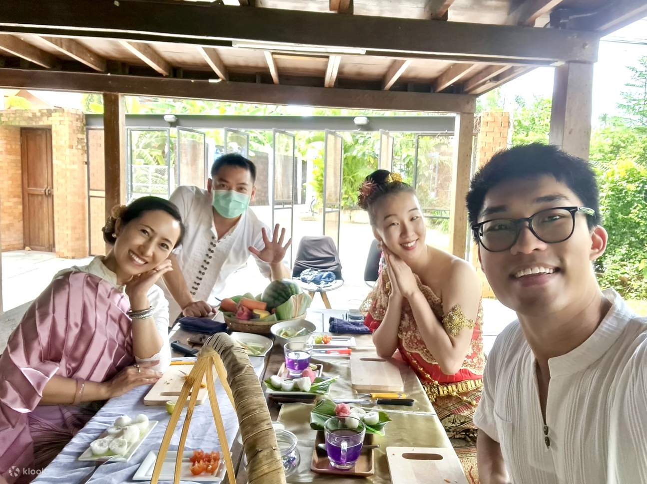 Bergabunglah Dalam Seni Ukir Buah Dan Sayur Oleh Pengrajin Lokal di ...