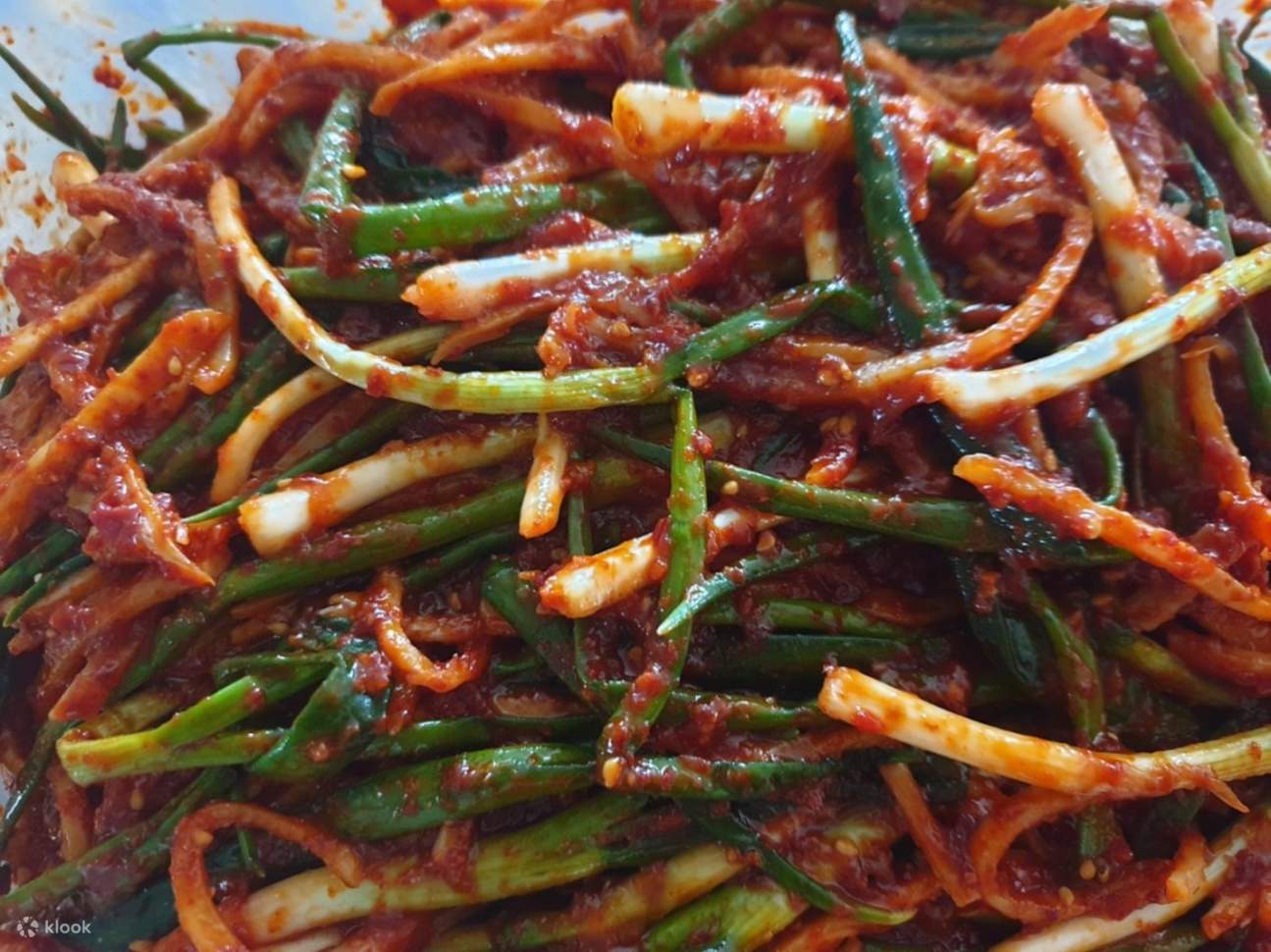 Making Chives Kimchi with Dried Shredded Squid in Busan - Klook Estados ...