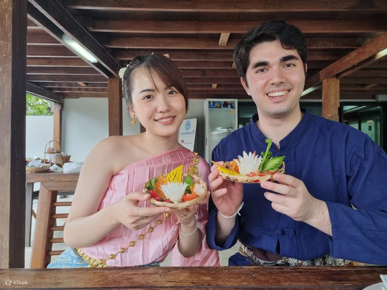 Bergabunglah Dalam Seni Ukir Buah Dan Sayur Oleh Pengrajin Lokal di ...