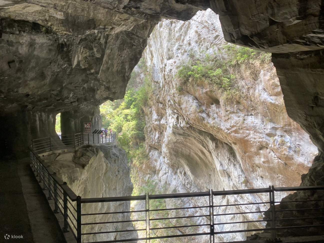 Taroko Gorge English-Guided Tour From Hualien - Klook