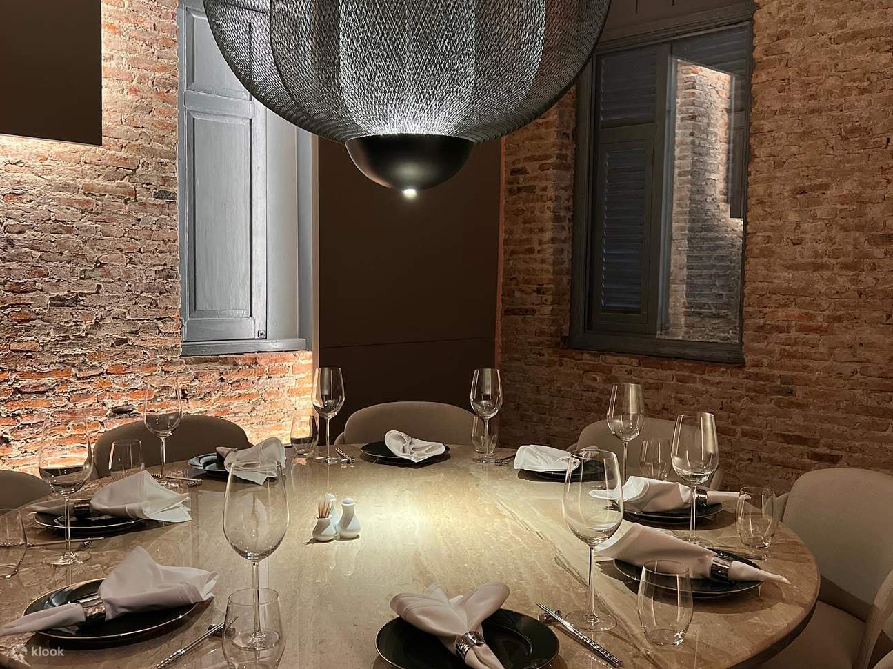 Man Fu Lou Authentic Hong Kong Cuisine (Si Phraya) - Klook Australia