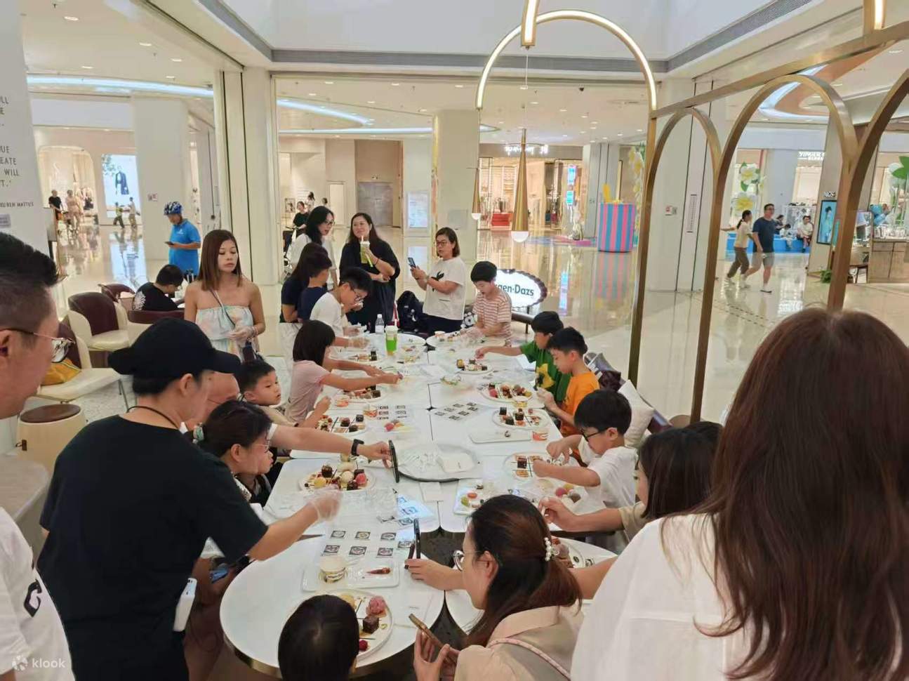 Häagen-Dazs Dessert Lab: Parent-Child Ice Cream DIY + Dry Ice Photo Op ...