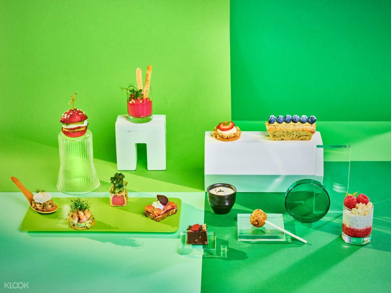 Buffet Lunch and Afternoon Tea at WOOBAR in W Hotel Hong Kong