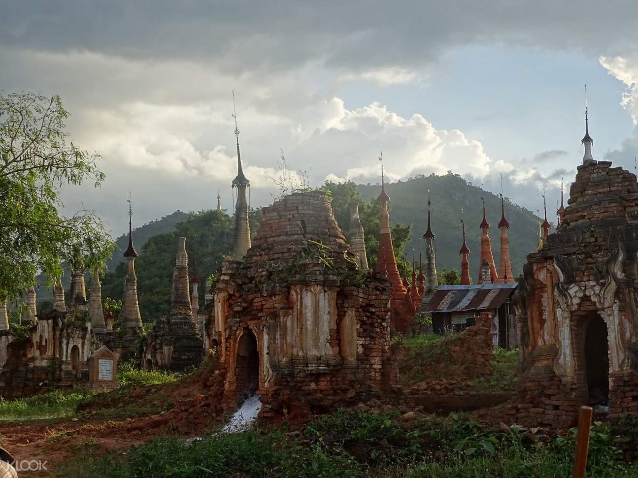 Indein Village, Nyaung Ohak Pagodas and Shwe Inn Thein Pagodas in Inle Lake