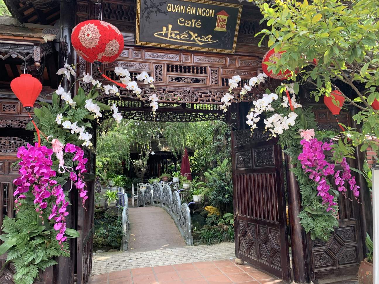 Da Nang Good Morning Tour: Local Breakfast, Sightseeing and Drop-off ...