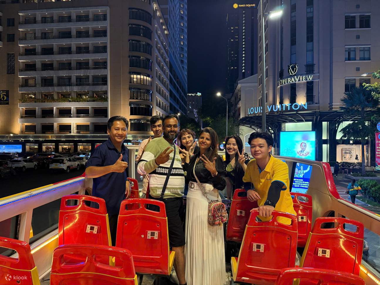 Tur Minum Malam Saigon dengan Bus Tingkat dengan Pemandangan Kota ...