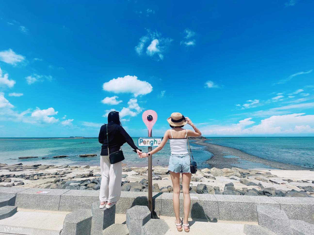 Penghu: Mobil charter minibus 8-9 tempat duduk untuk berkeliling ...