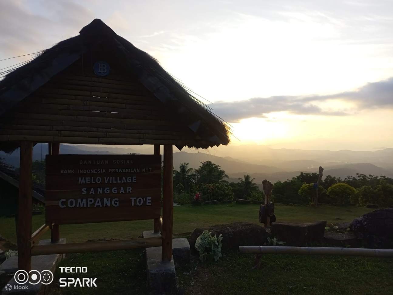 Tur Sehari Penuh Kampung Melo & Gua Batu Cermin - Klook Indonesia