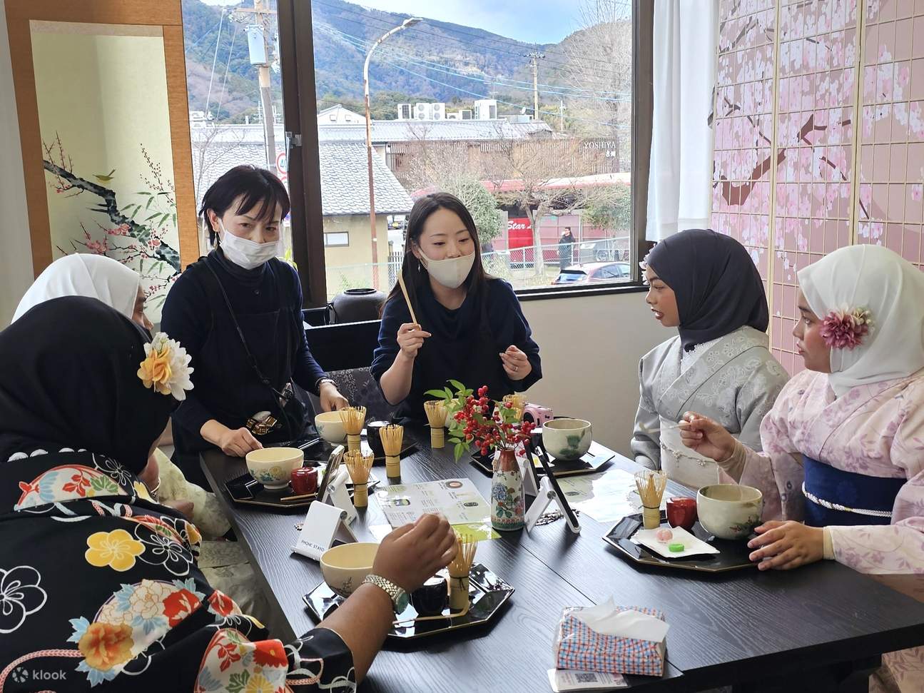 Kyoto Tea Ceremony & Matcha Making / TIA Arashiyama Shop - Klook United ...