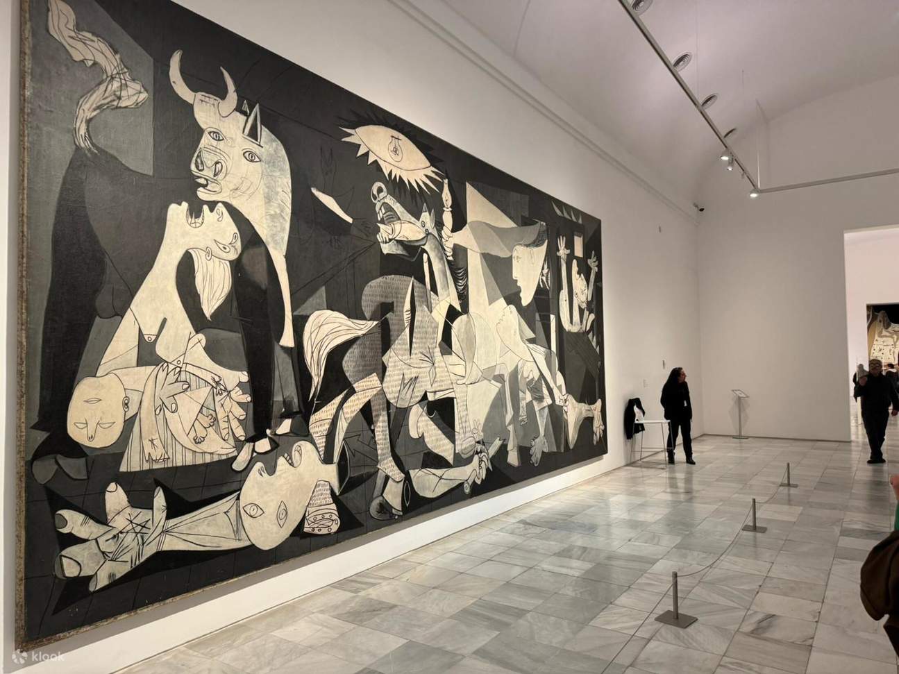Discover the Afternoon Art Delight at Reina Sofía in Madrid - Klook India
