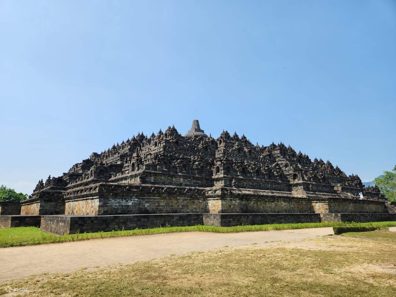 Private Tagestour zum Dagi-Hügel, zum Borobudur-Tempel und zum ...