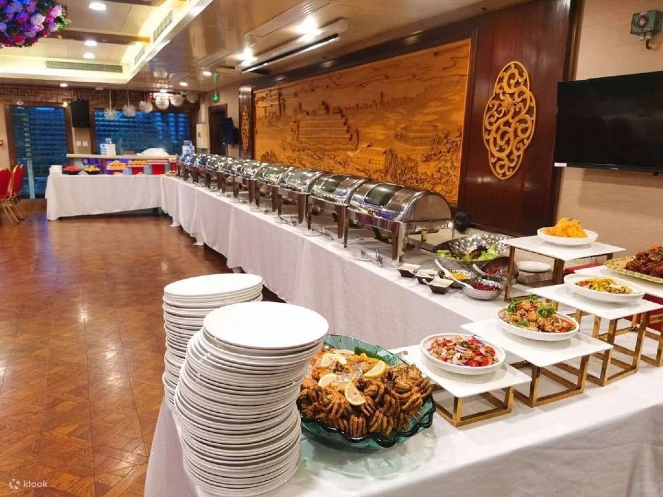 Shanghai Huangpu River Night Cruise Ticket + Buffet Lunch - Klook