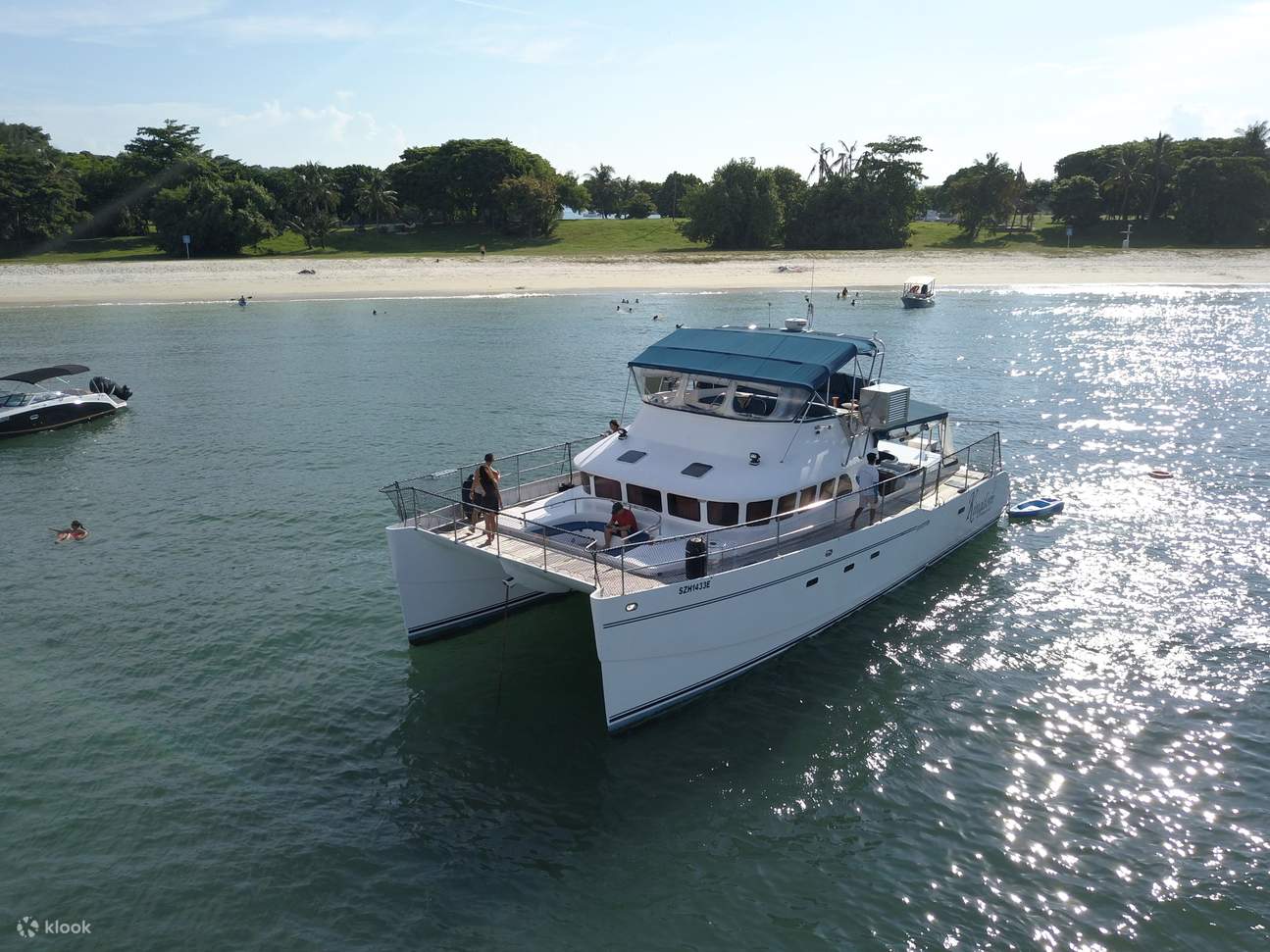 Singapore Private Catamaran Charter by Zenithyachtcharters - Klook