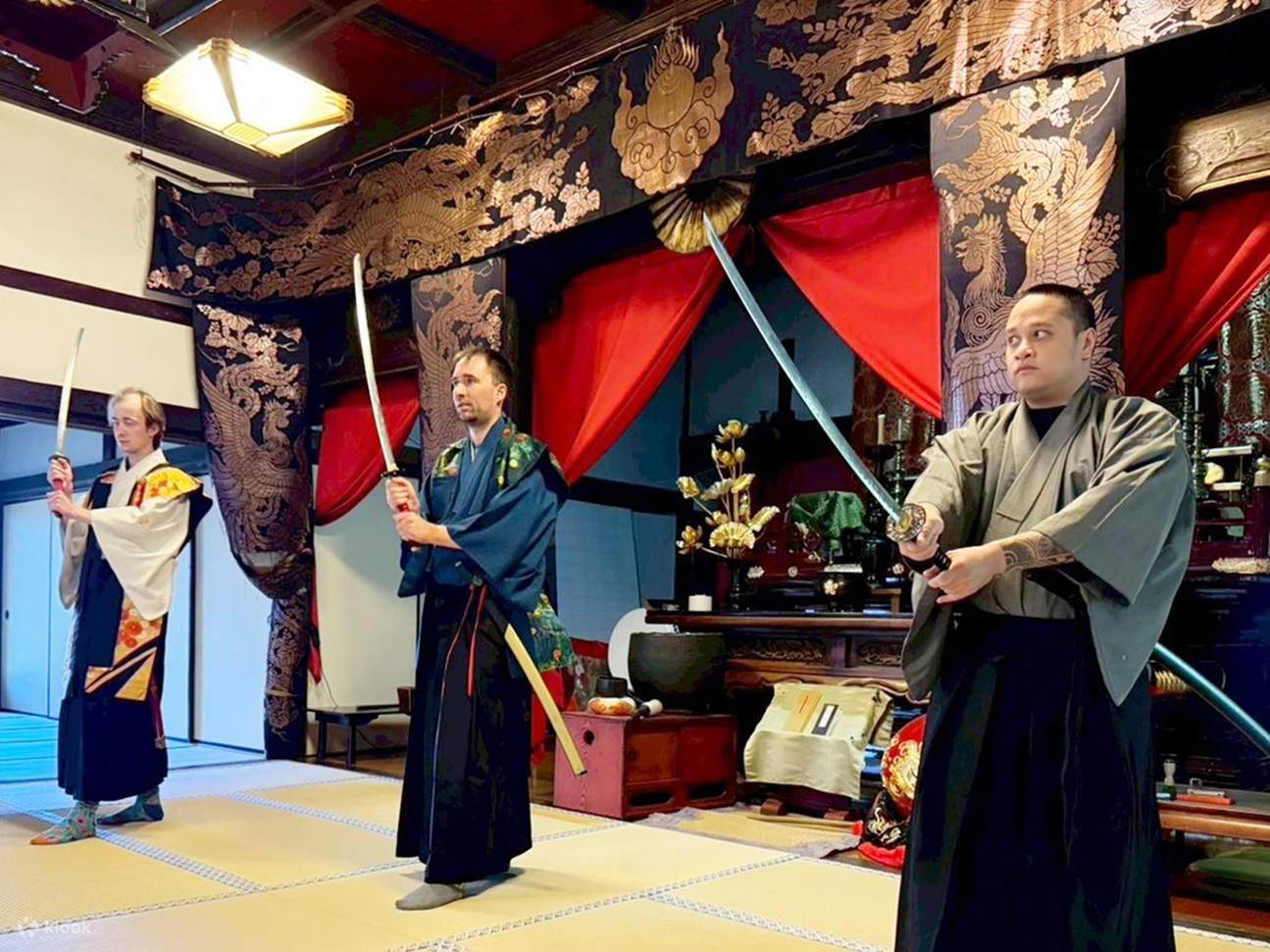 Kanazawa: Samurai Swordsmanship Lesson at a rented temple - Klook Australia