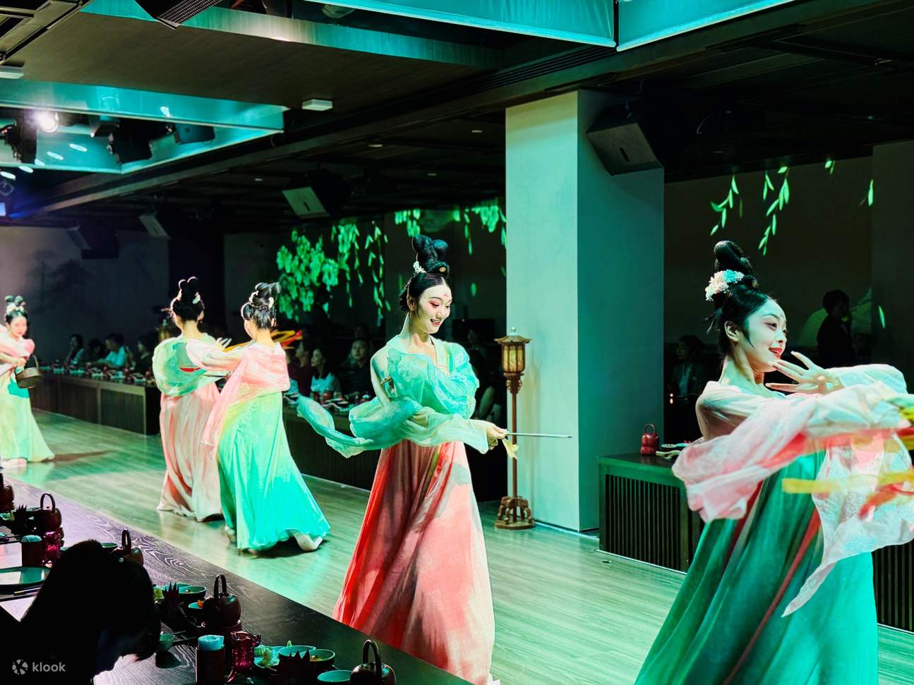 Xi'an Xiangrui Furong Banquet: An Immersive Experience of a Millennium ...
