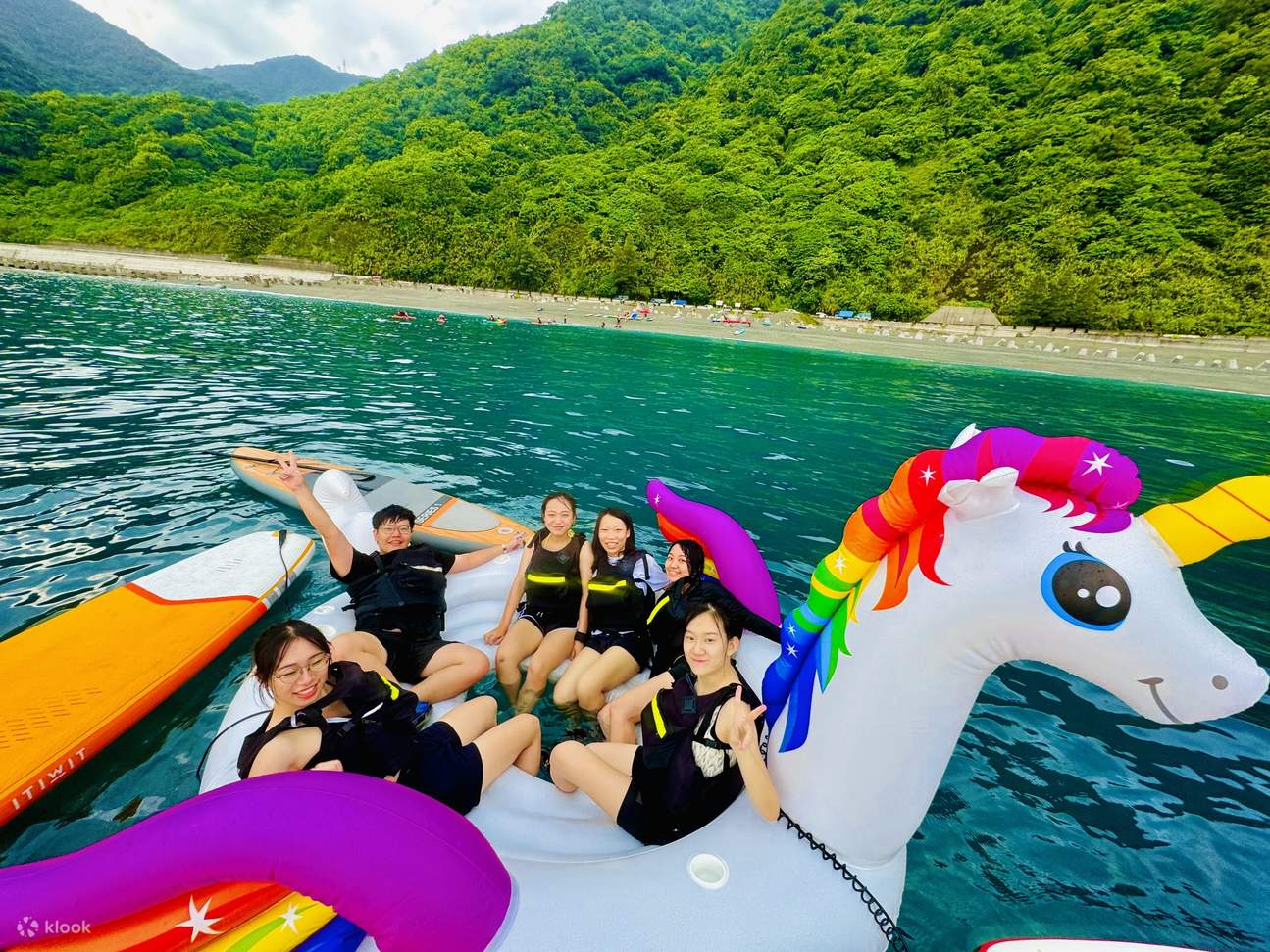 Yilan Dong'ao - Piragüismo en la bahía de Dong'ao ''Caballo Arcoíris ...