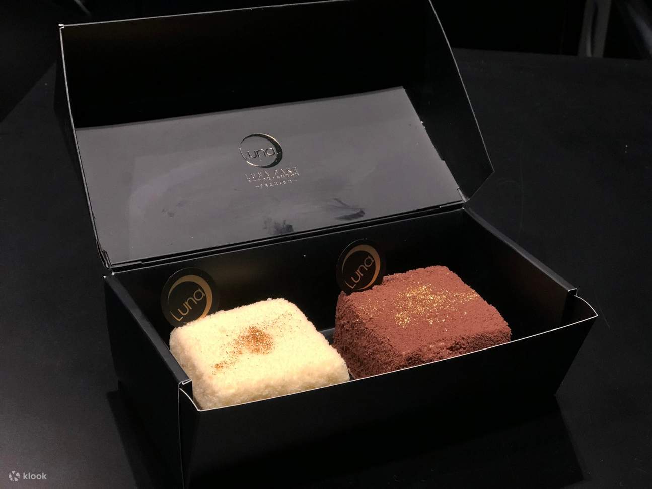 ร้าน Luna Cake Premium ในย่านจิมซาจุ่ย (Tsim Sha Tsui) ฮ่องกง (Hong Kong) พรีเมียมเค้กและกระเช้า ...