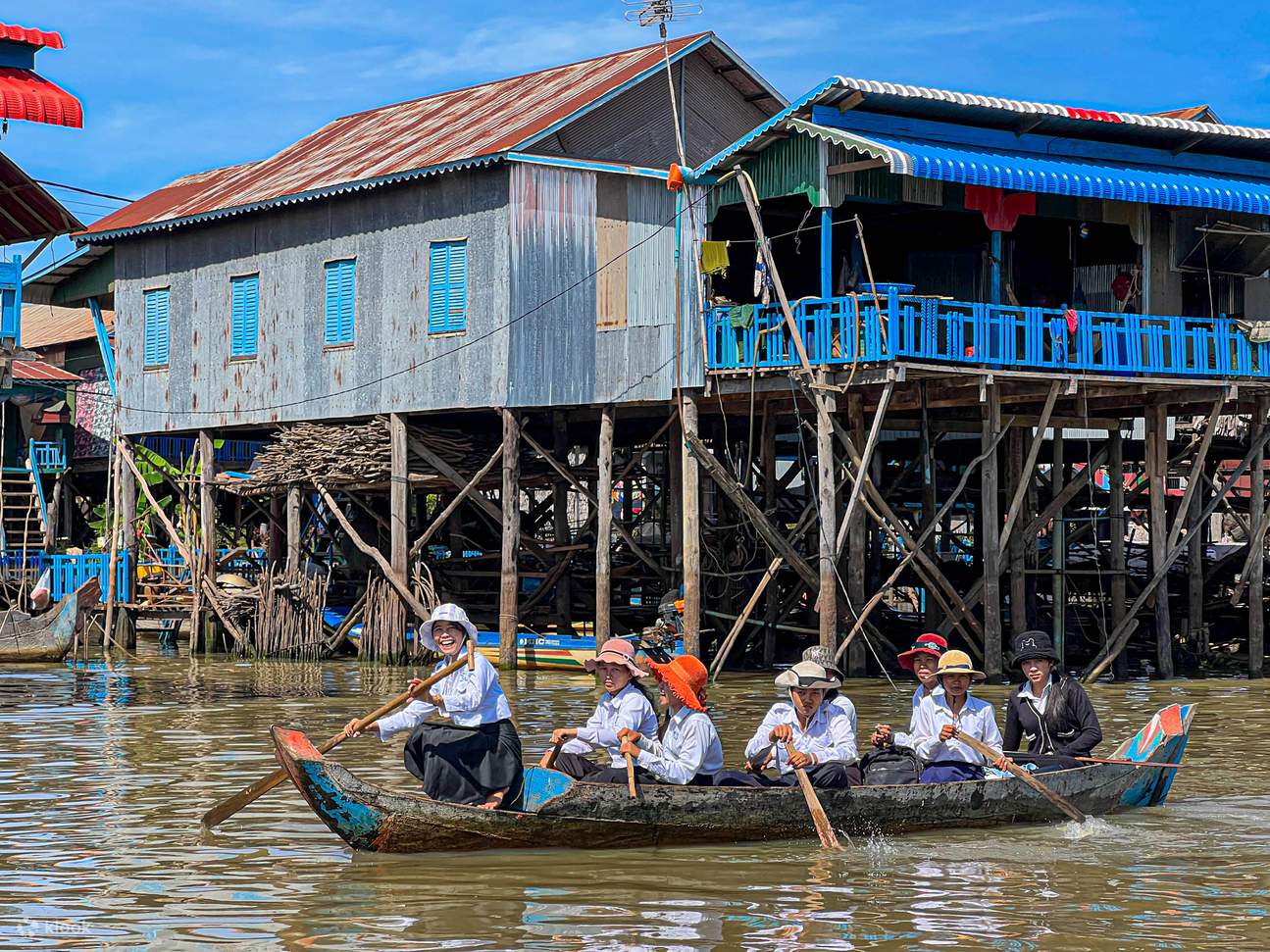 Private Transfer Between Phnom Penh and Siem Reap with Sightseeing ...