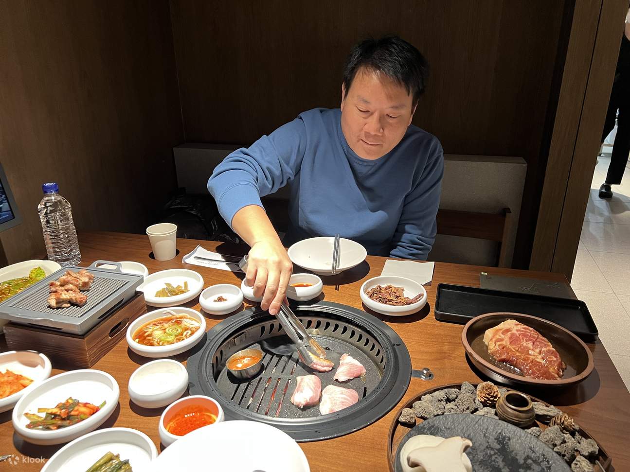 Learn How to Korean BBQ at Fancy Korean BBQ restaurant! - Klook Stati Uniti