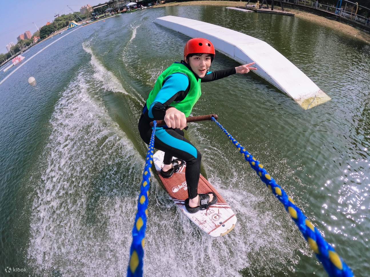 Kaohsiung: Liantan Water Skiing Theme Park Cable Water Skiing (Free SUP ...