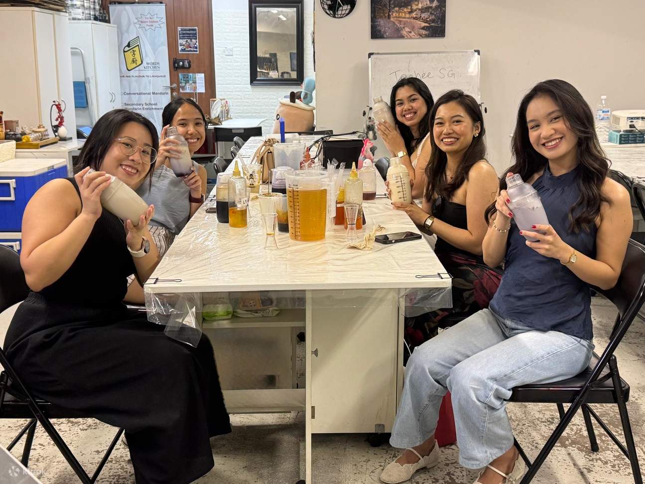 Experience Singapore Through Tea Workshop by Teahee SG - Klook Singapore