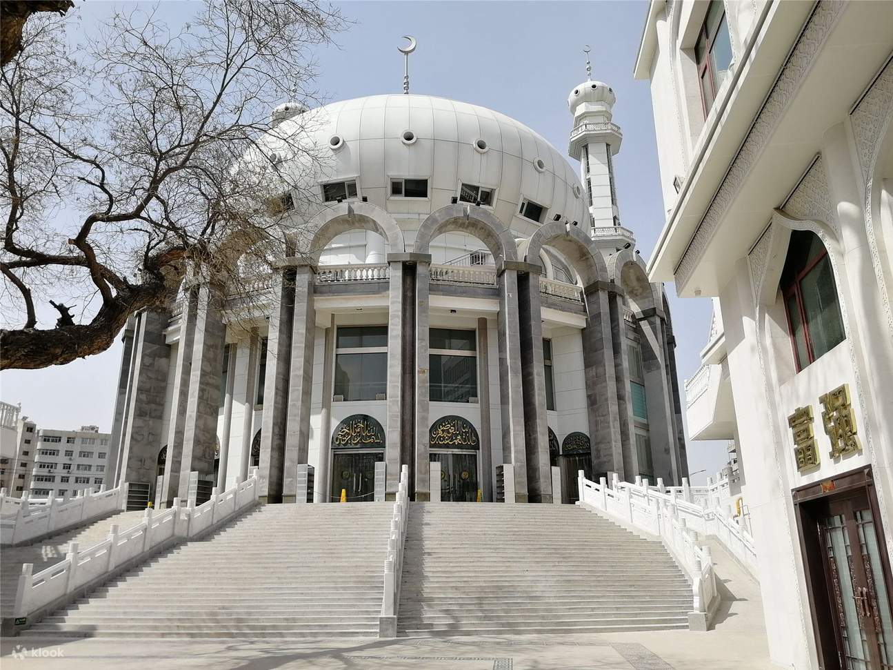 Private Lanzhou Day Tour: Gansu Museum, Xiguan Mosque, White Pagoda ...