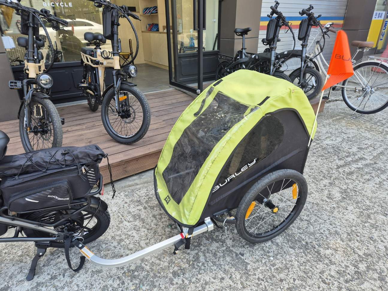 Menaiki Basikal Elektrik ENKO di Laluan Basikal Sungai Han di Seoul - Klook Amerika Syarikat