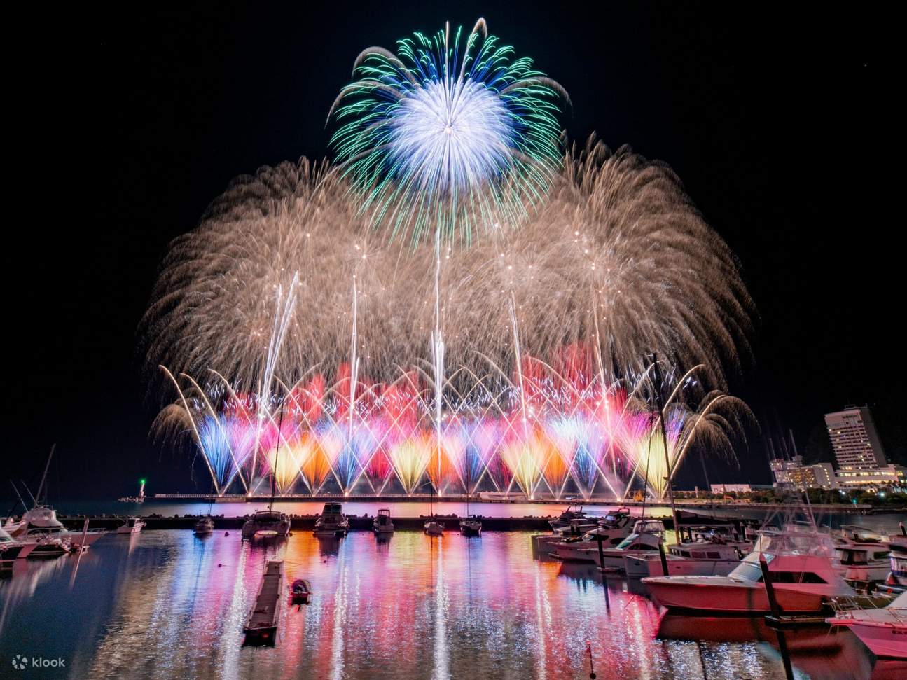 Fireworks only | One-day trip to Atami Kamakura Fireworks Festival ...