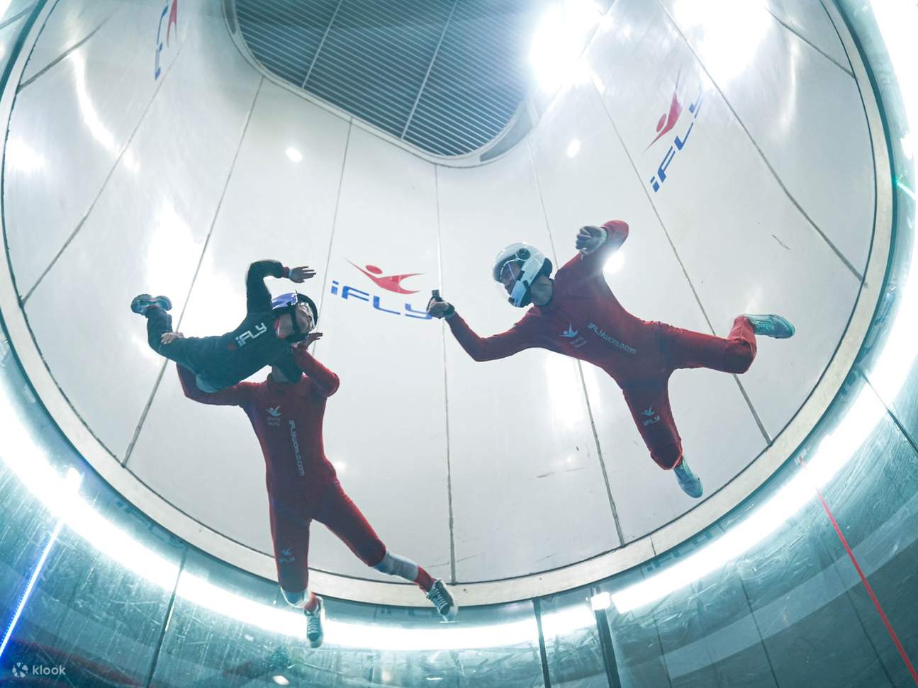 iFLY Indoor Skydiving · Wind Tube Flying · Fancy Skydiving | Yifang ...