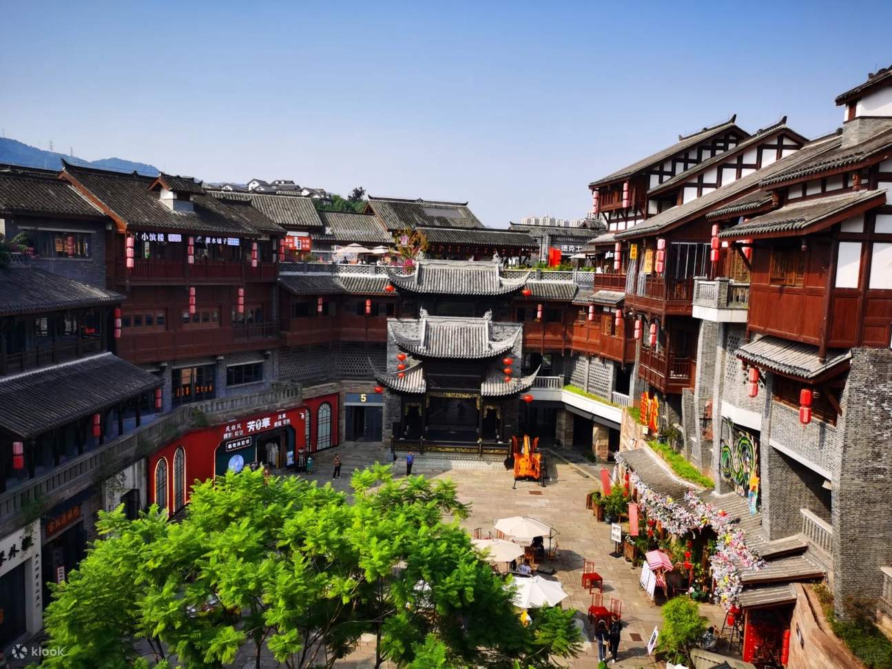One-Day Chongqing History & Night View Tour (Zhazidong + Ciqikou ...
