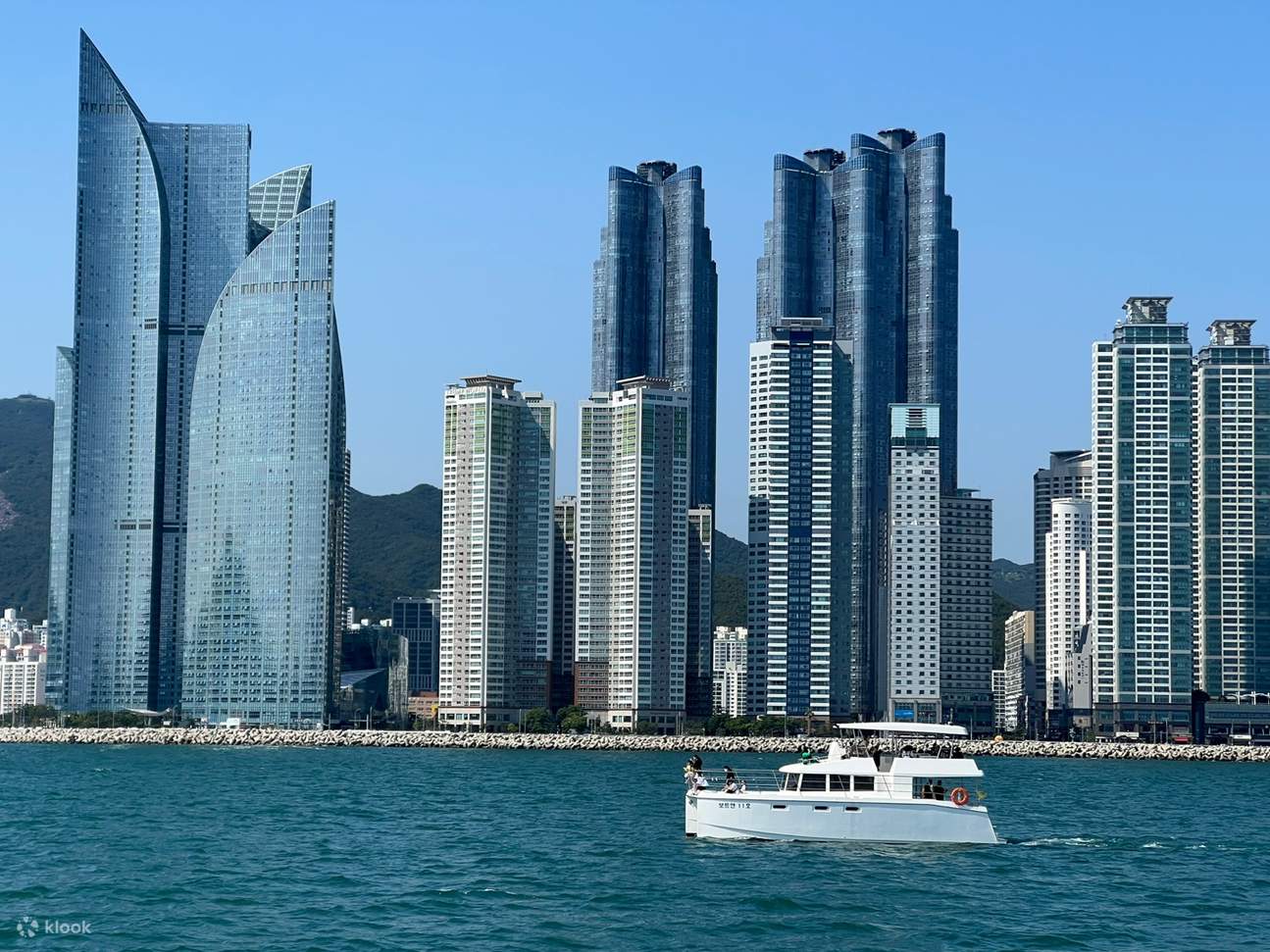 Busan Yacht Tour Bparty - Klook, Vereinigte Staaten