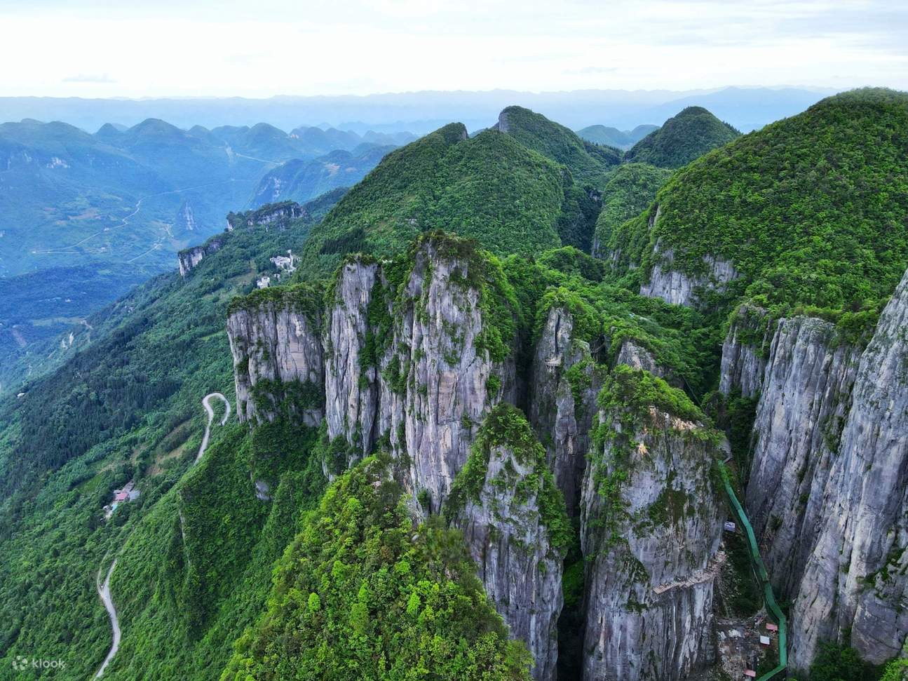Hubei Enshi Grand Canyon + Sobuya Stone Forest 2-Day Tour (4/5 Diamond ...