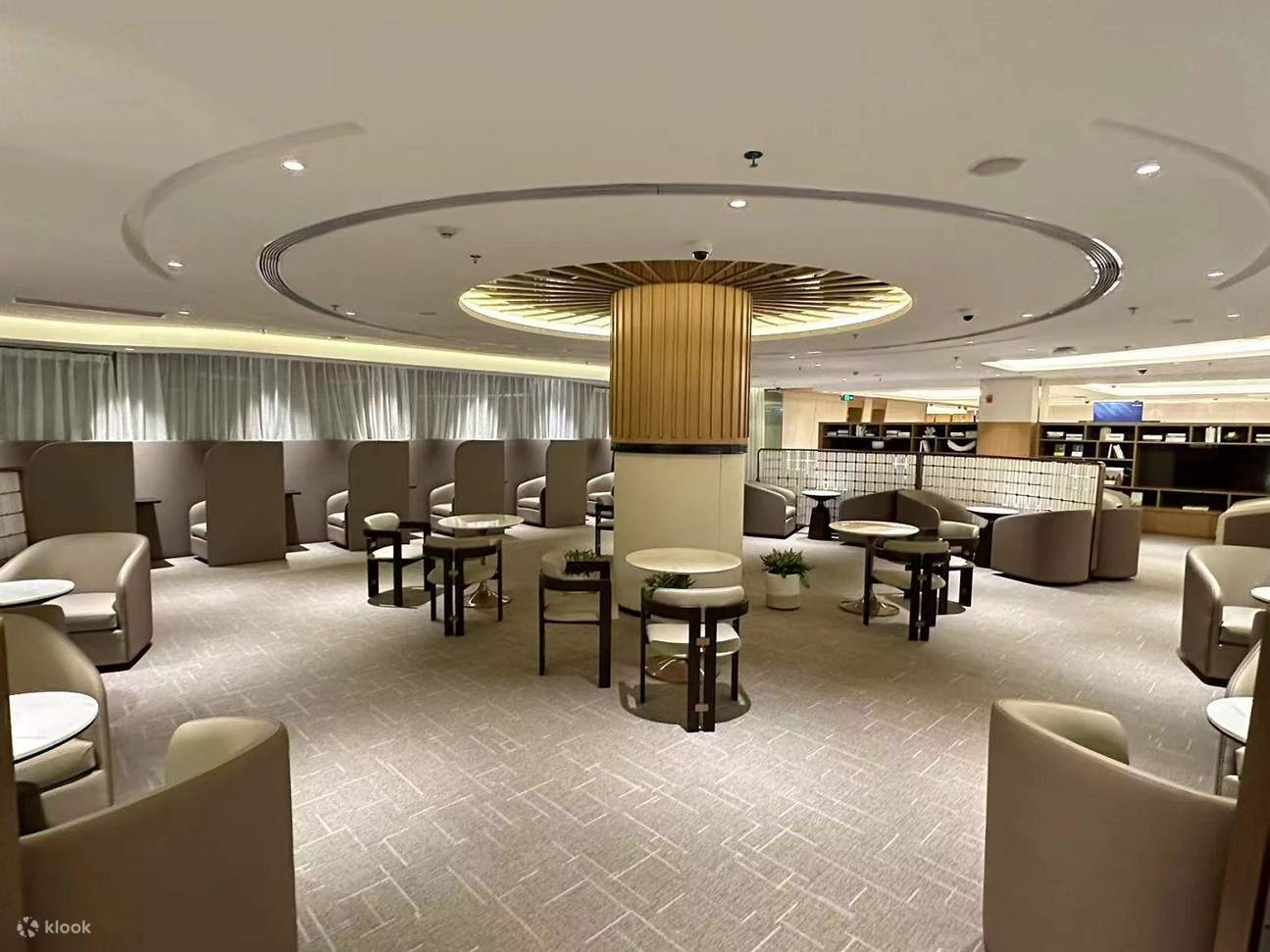 Shenzhen Baoan International Airport VIP Lounge Services - Klook Singapore