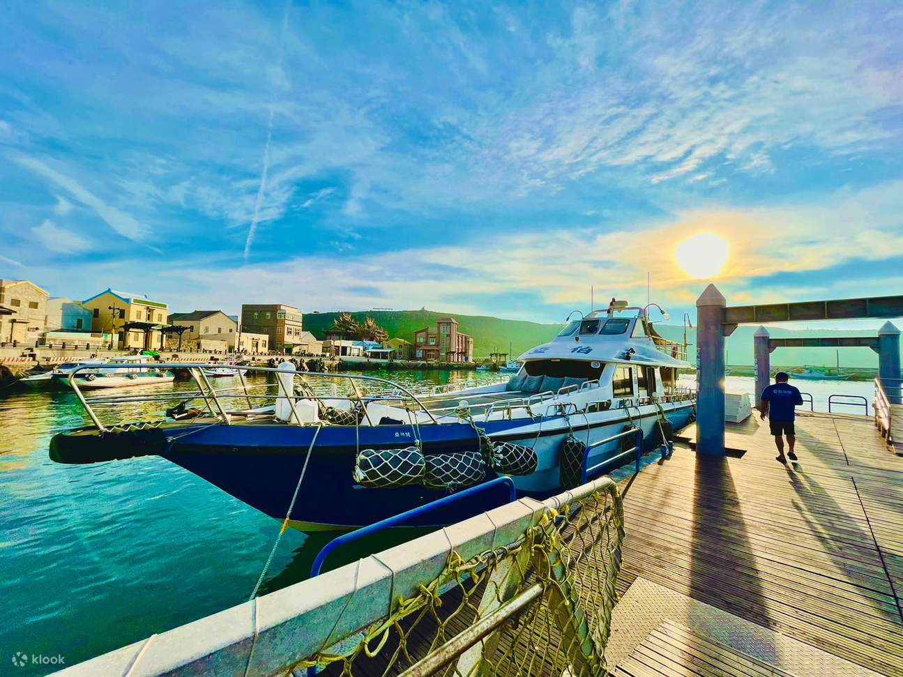 Penghu Night Fishing Small Tube: Hujing Island Sunset Half-Day Tour ...