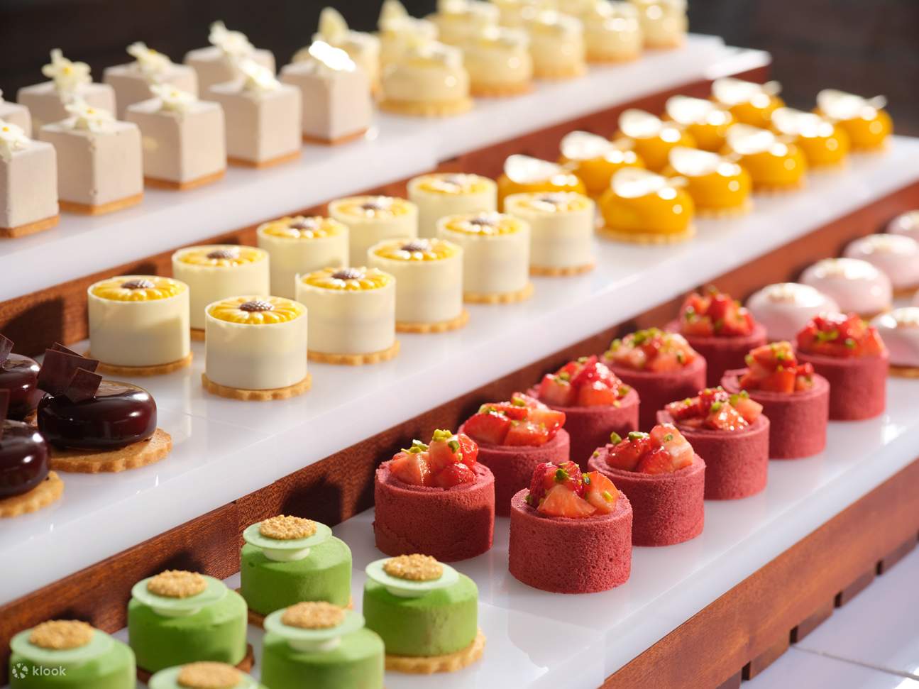 【Southeast Asian Buffet Dinner】Seafood Buffet at MGallery Hotel ...