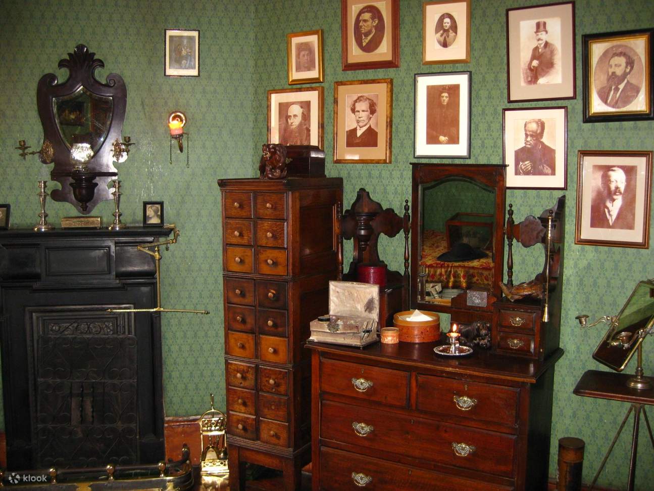 Jack The Ripper Walking Tour and Ripper Museum Experience - Klook