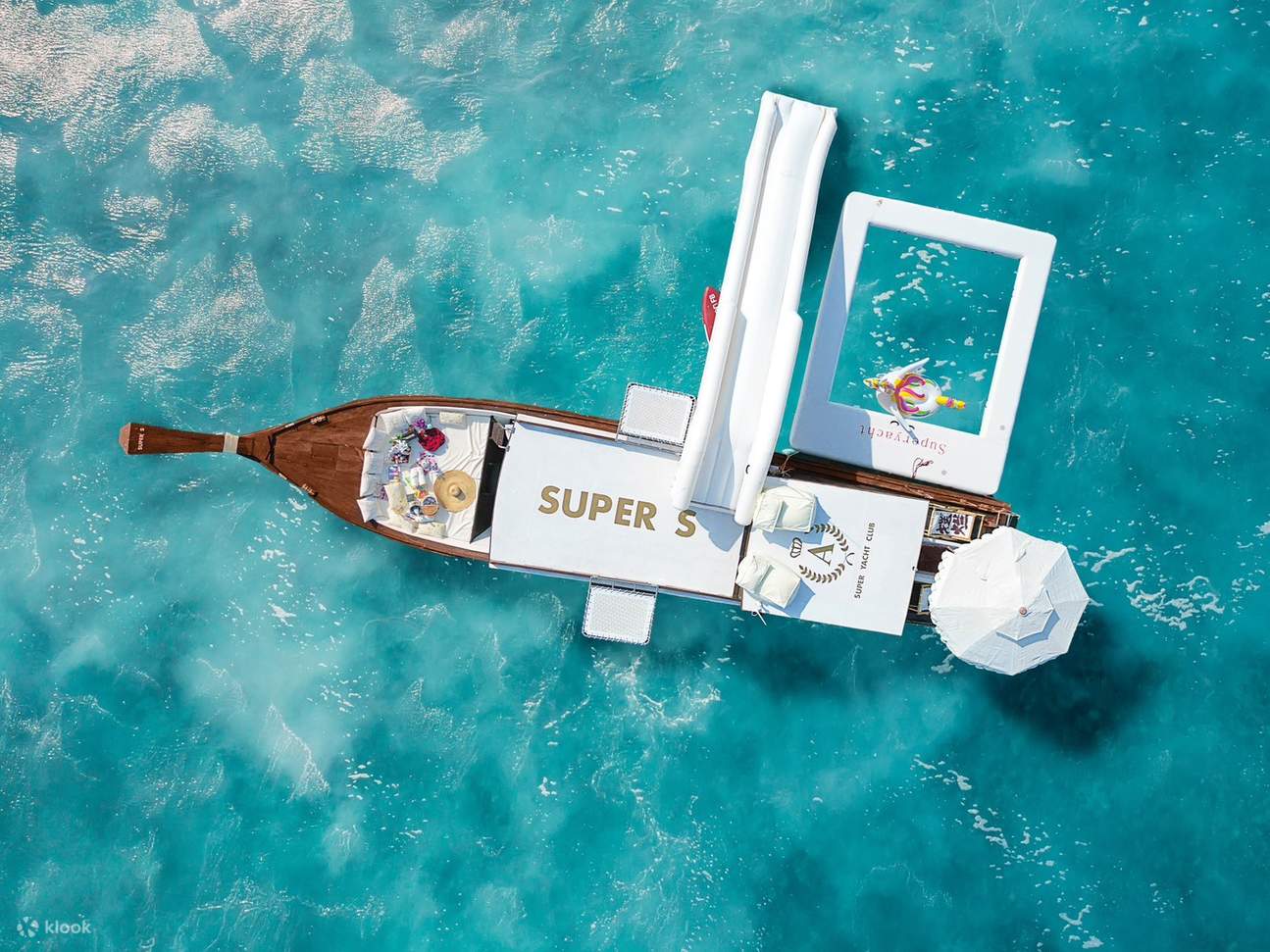 Sewa Pribadi di Phuket dengan Perahu Panjang Mewah oleh Super Yacht ...