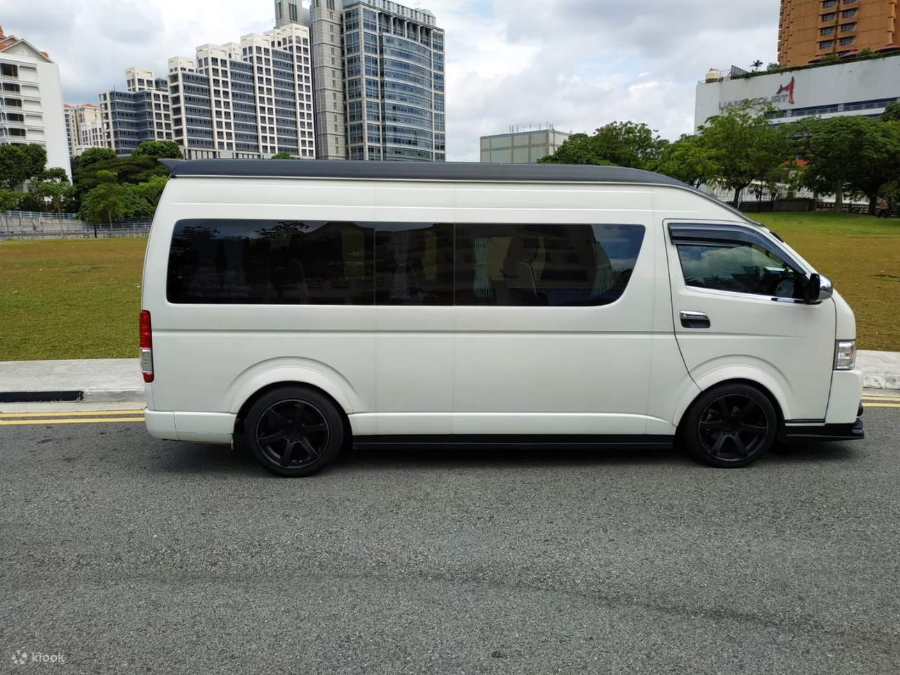 Singapore Private Car Charter - Klook