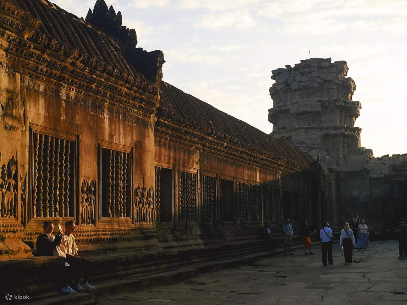 Angkot Wat Sunrise, Guide & Circuit Tour with Hop-On Hop-Off - Klook India