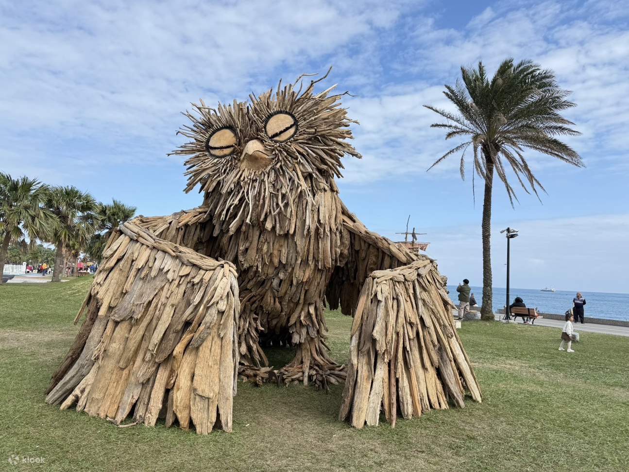 Qixingtan, Chi Nan, Liyu Lake, Pacific Park & General's House One Day ...