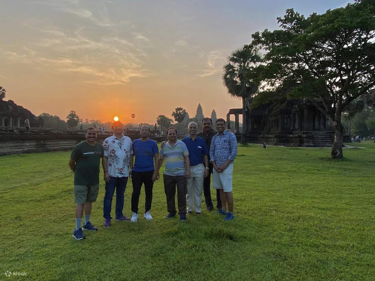 Angkor Wat Sunrise Small Cycle Group Tour - Klook India